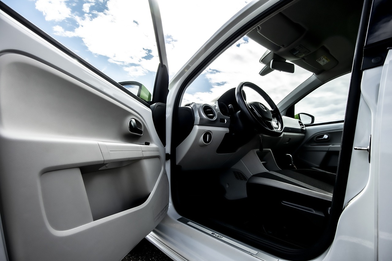 Lock out car door - Fars Towing Services